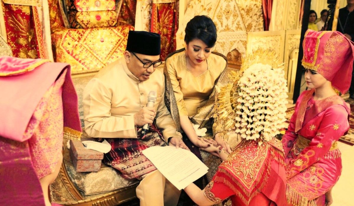 Intip Tradisi Unik Pra Pernikahan Adat Sumatera Barat – Plaminan Intip Tradisi Unik Pra Pernikahan Adat Sumatera Barat – Plaminan